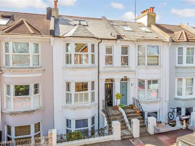 5 Bedroom Terraced House