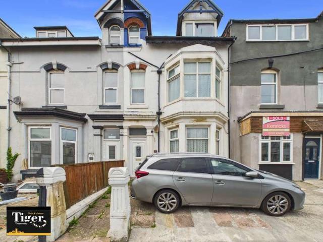 5 Bedroom Terraced House