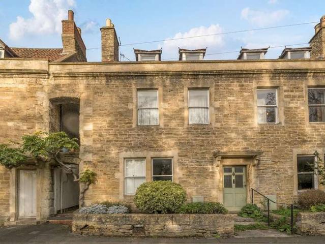 5 Bedroom Terraced House