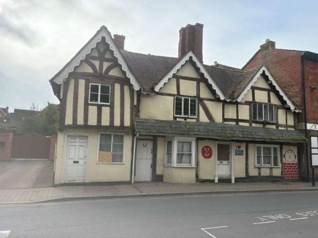 5 Bedroom Terraced House