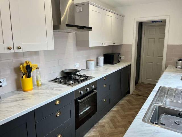 5 Bedroom Terraced House