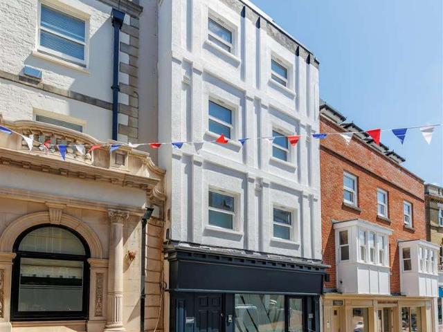 5 Bedroom Terraced House