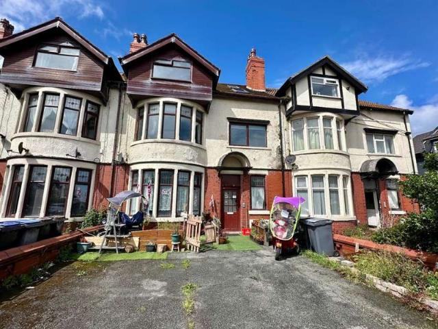 5 Bedroom Terraced House