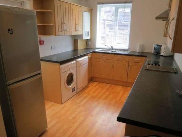 5 bedroom terraced house for rent in 107 pppw Braemar Road Fallowfield M14