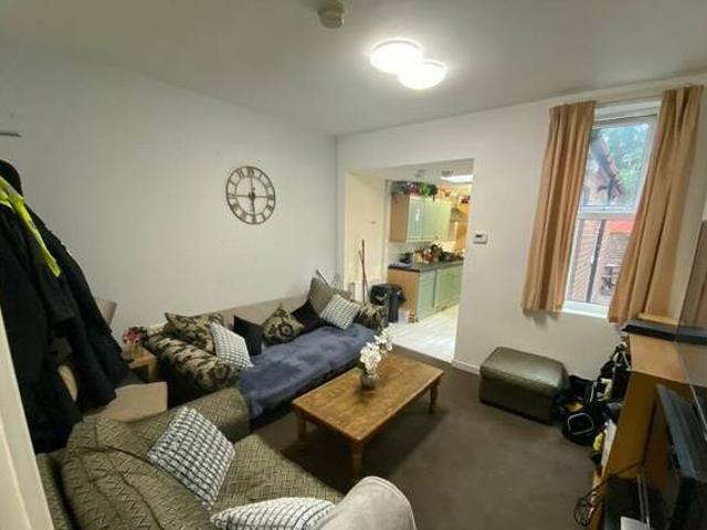 5 bedroom terraced house for rent in 11 Walton Road S11