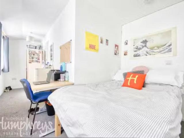 5 bedroom terraced house for rent in 15 Tunstall Road, Canterb.