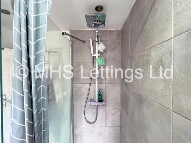 5 bedroom terraced house for rent in 26 Mayville Avenue, Leeds, LS6 1NQ, LS6