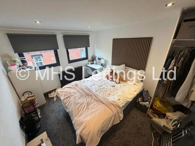 5 bedroom terraced house for rent in 27 Welton Place, Leeds, LS6 1EW, LS6