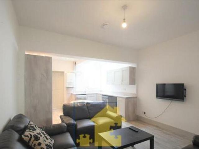 5 Bedroom Terraced House For Rent In 2 Bathrooms Student House Share