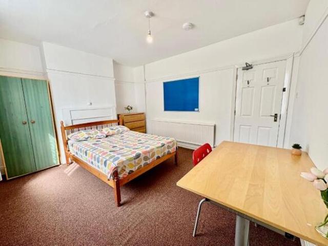 5 bedroom terraced house for rent in 5 Bed Osmaston Street, Lenton, Nottingham, NG7