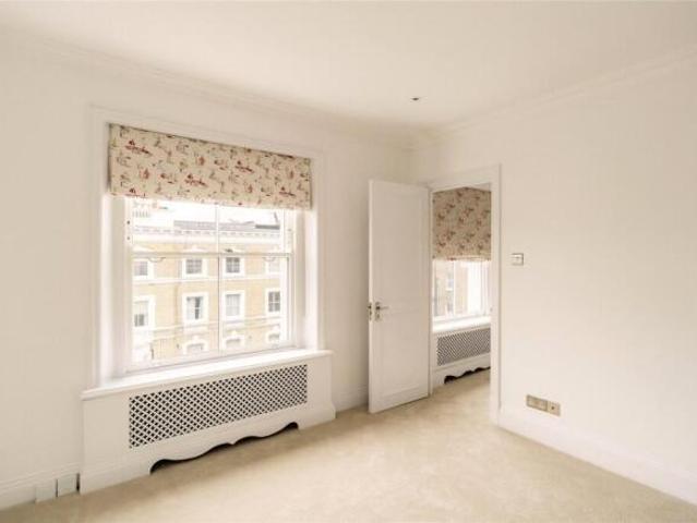 5 bedroom terraced house for rent in Cathcart Road, West Chelsea, SW10