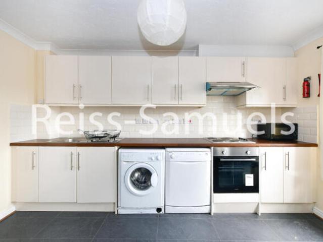 5 bedroom terraced house for rent in Cahir Street, London, E14