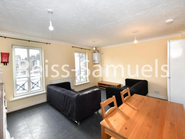 5 bedroom terraced house for rent in Cahir Street, Tower Hamlets, London, E14