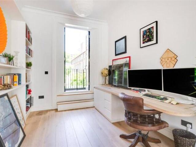 5 bedroom terraced house for rent in Chalcot Road, Primrose Hill, London, NW1