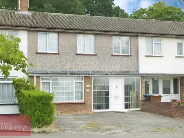 5 bedroom terraced house for rent in Cherry Way, Hatfield, AL10