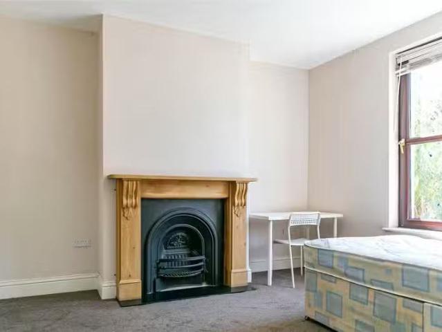 5 bedroom terraced house for rent in Claremont Street, Easton.