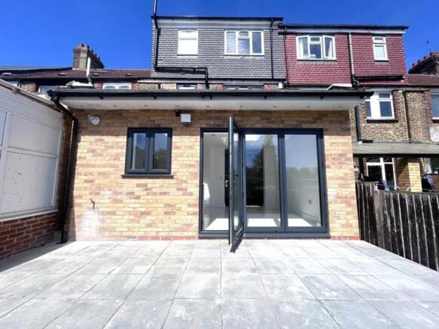 5 bedroom terraced house for rent in Creighton Road, Tottenham, London, N17