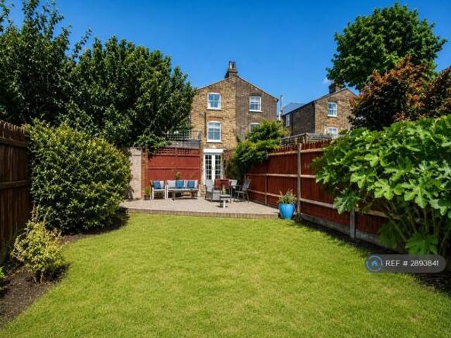 5 bedroom terraced house for rent in Crescent Lane, London, SW4