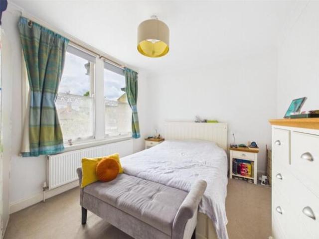 5 bedroom terraced house for rent in Crown Road, St Margarets, TW1