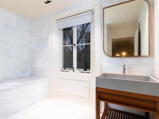 5 bedroom terraced house for rent in Addison Road, London, W14