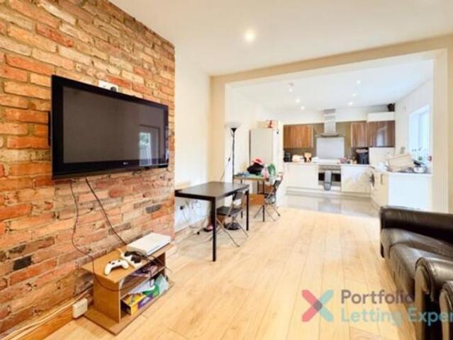 5 bedroom terraced house for rent in Avon Road, Bournemouth, BH8