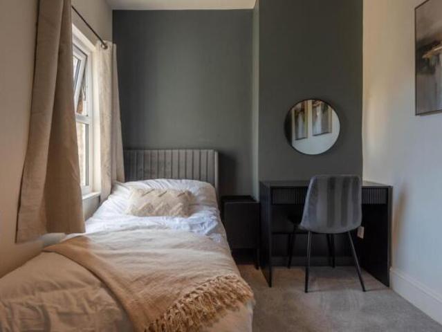 5 bedroom terraced house for rent in Botley Road, Oxford, Oxfordshire, OX2