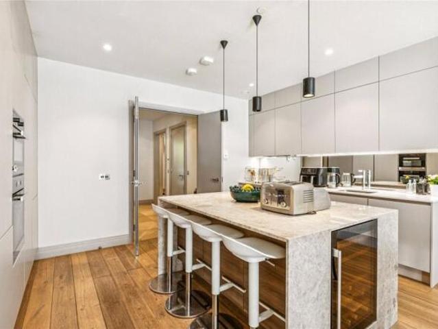 5 bedroom terraced house for rent in Bolingbroke Grove, SW11