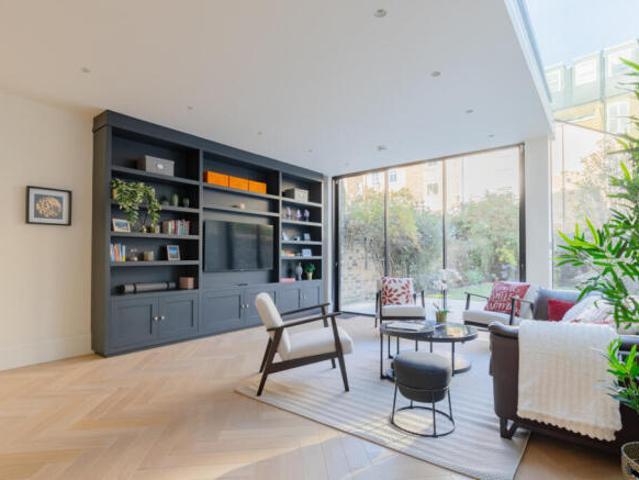 5 bedroom terraced house for rent in Batoum Gardens, London, W6