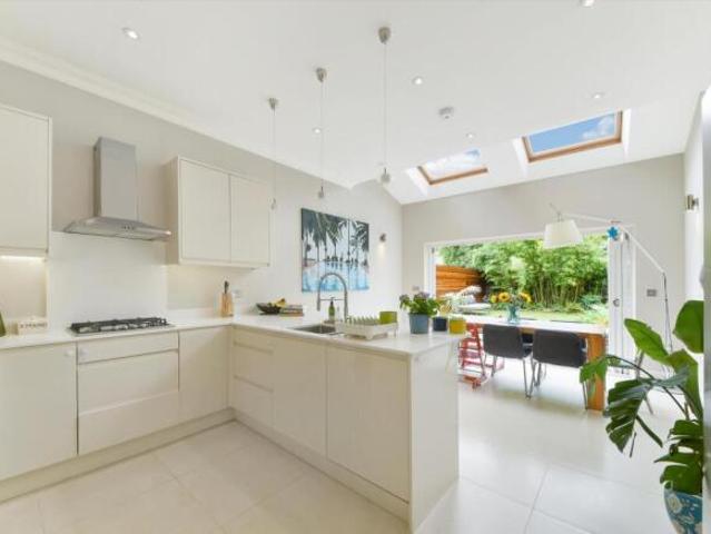 5 bedroom terraced house for rent in Baldwyn Gardens, London, W3