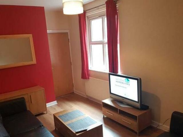 5 bedroom terraced house for rent in Banff Road Manchester M14