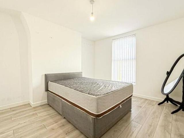 5 bedroom terraced house for rent in Barrington Road, Wavertree, Liverpool, Merseyside, L15