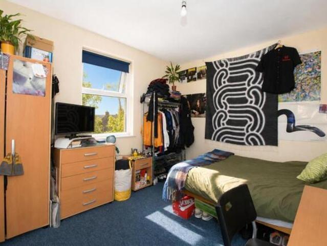5 bedroom terraced house for rent in Beverley Road, Bristol, BS7