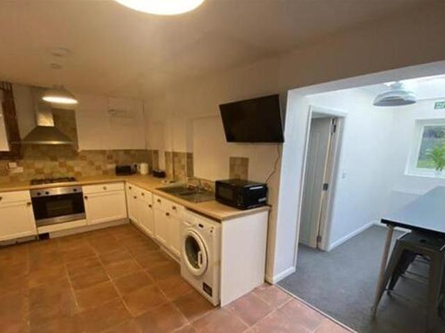 5 Bedroom Terraced House For Rent In Beeston