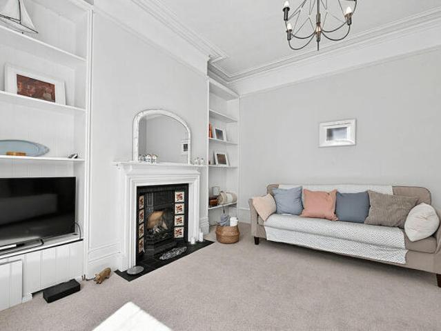 5 bedroom terraced house for rent in Bembridge Crescent, Southsea, PO4