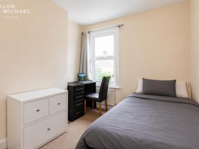 5 bedroom terraced house for rent in Bernard Road, Brighton, BN2