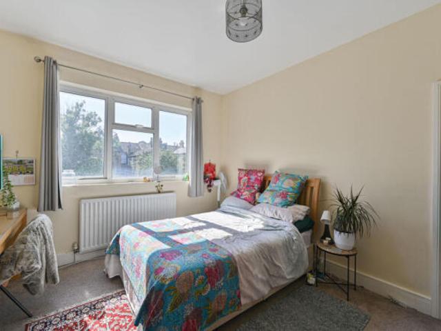 5 bedroom terraced house for rent in Bickersteth Road, Tooting, London, SW17