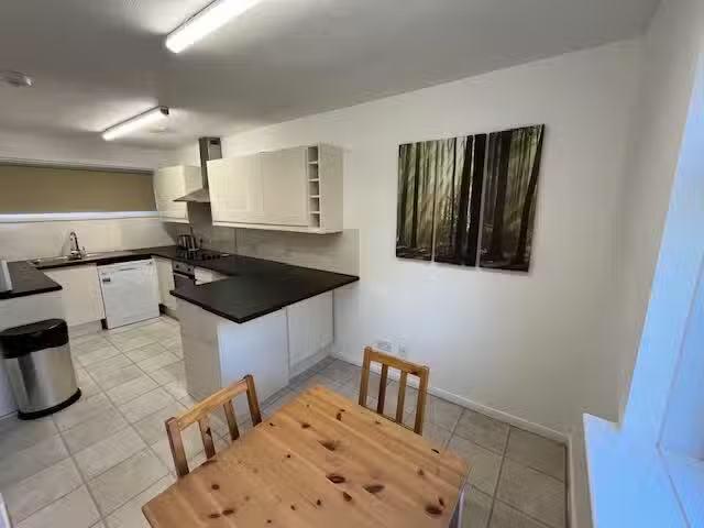5 bedroom terraced house for rent in BILLS INCLUDED! Cross Far.
