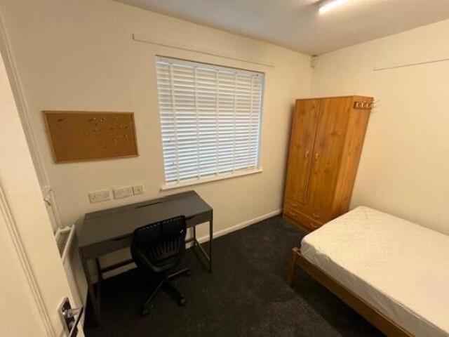 5 bedroom terraced house for rent in BILLS INCLUDED! Cross Farm Road, Birmingham, B17 0LR, B17