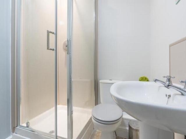 5 bedroom terraced house for rent in Bradford Road, Portsmouth, PO5