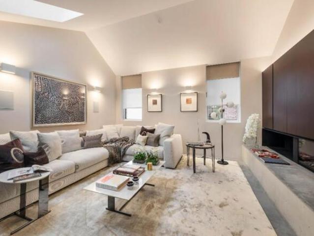 5 bedroom terraced house for rent in Brompton Square, London, SW3