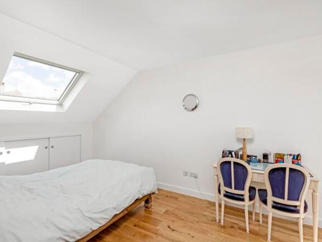 5 bedroom terraced house for rent in Broughton Road, London, SW6
