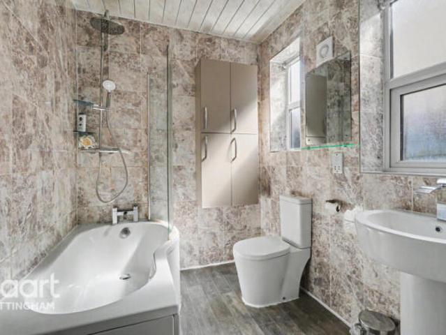 5 bedroom terraced house for rent in Burgass Road, Nottingham, NG3