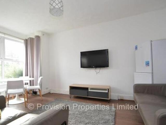 5 Bedroom Terraced House For Rent In Burley, Leeds
