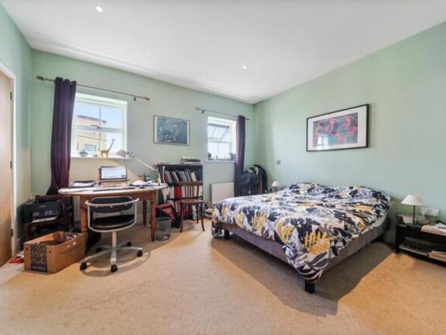 5 bedroom terraced house for rent in Busby Place, Kentish Town, NW5