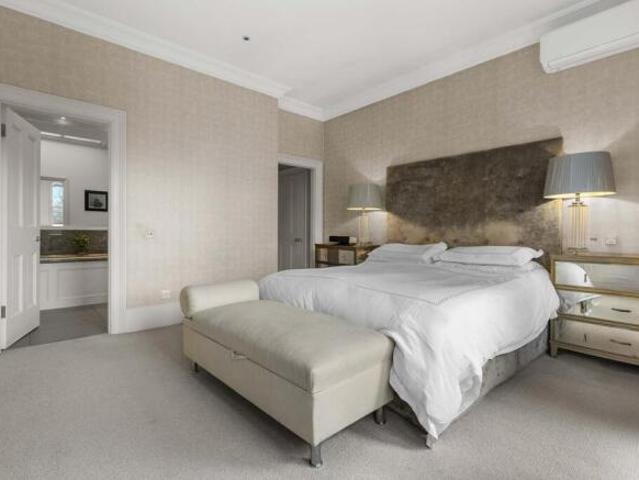 5 bedroom terraced house for rent in Goldhawk Road, W12