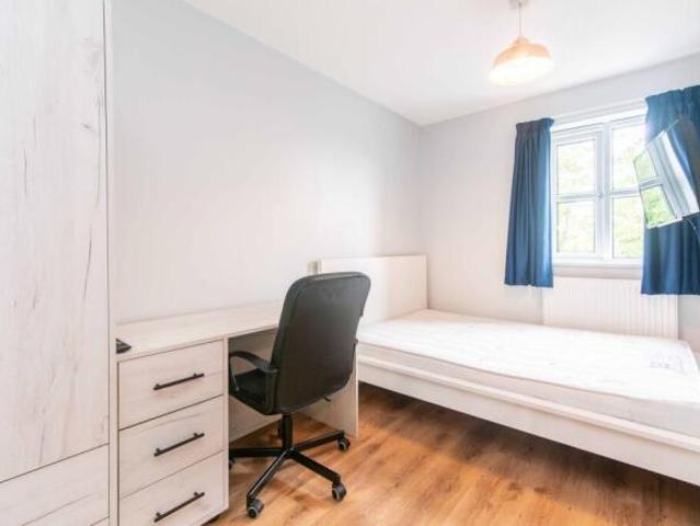 5 bedroom terraced house for rent in Gadd Street, Nottingham, NG7