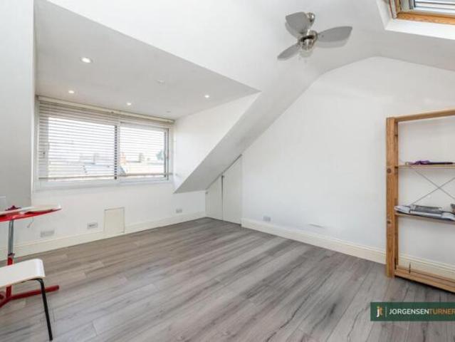 5 bedroom terraced house for rent in Gratton Terrace, Cricklewood, NW2