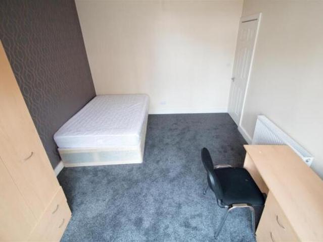5 bedroom terraced house for rent in Grimthorpe Terrace, Headingley, Leeds, West Yorkshire, LS6