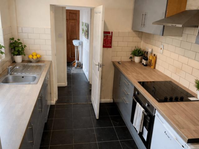 5 bedroom terraced house for rent in Douglas Road, Lenton, Nottingham, NG7 1NW, NG7