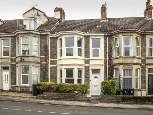 5 bedroom terraced house for rent in Downend Road, Bristol, BS15